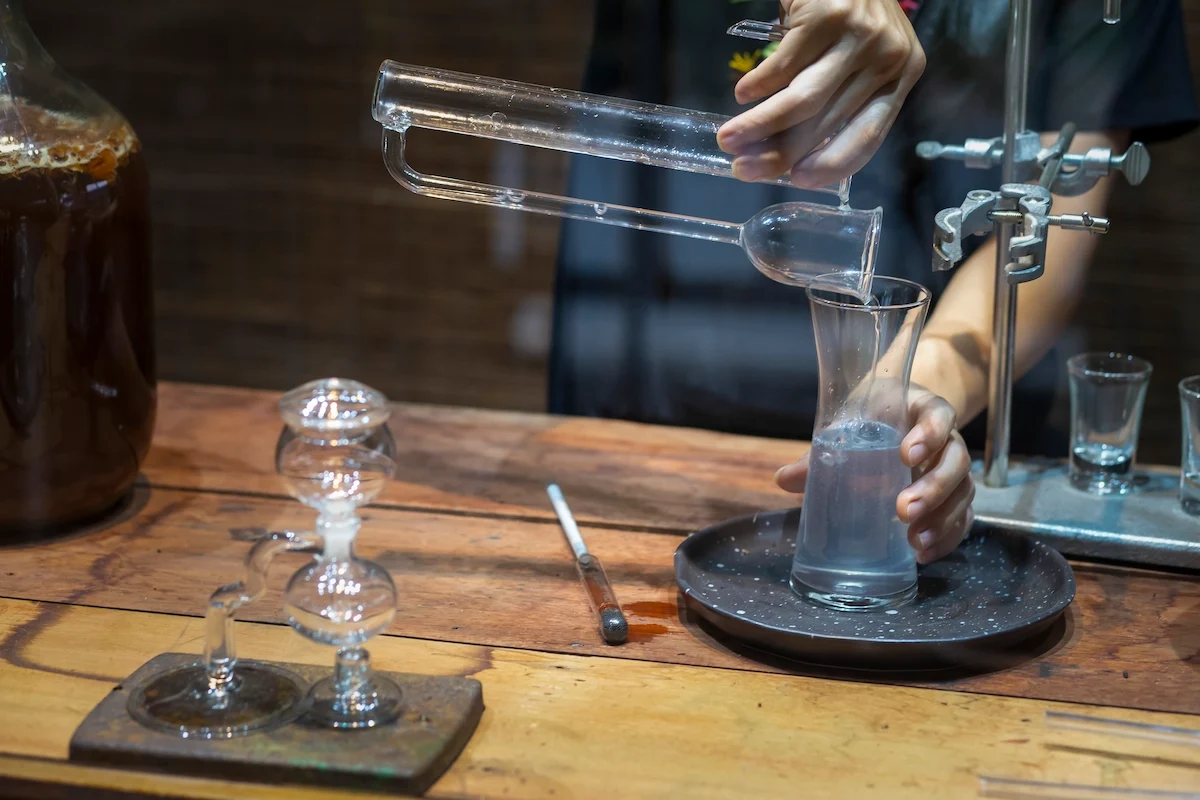 Apa Itu Air Suling? Ini Kegunaannya untuk Industri | Chandra Asri